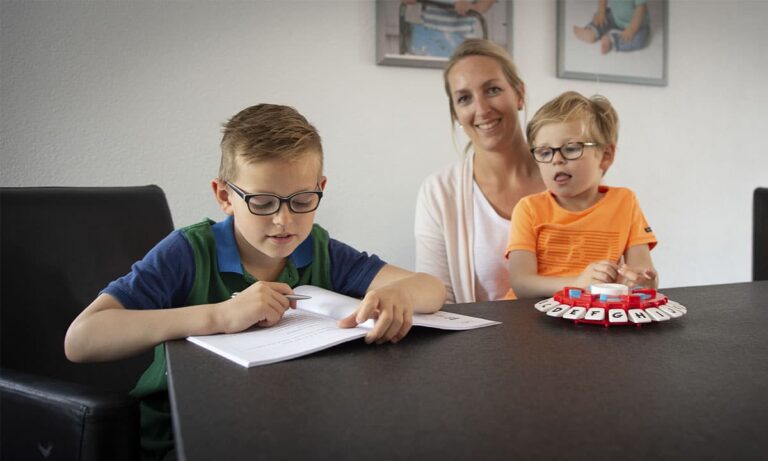 Taalachterstand? Zo kun jij jouw kind helpen (9 tips)