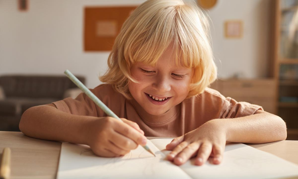 Taal in groep 3 oefenen? Zo help jij je kind